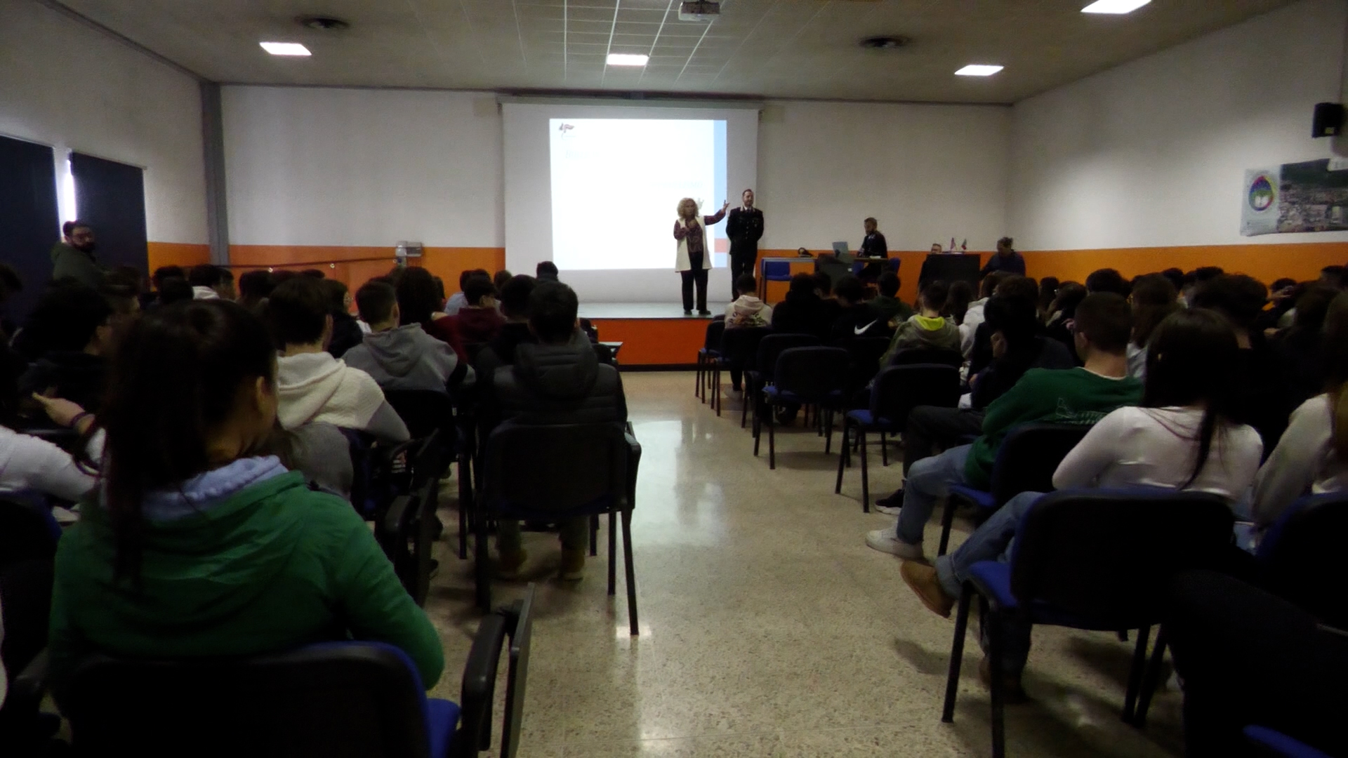 EDOLO - Edolo: cyberbullismo,conoscere per prevenire - TeleBoario